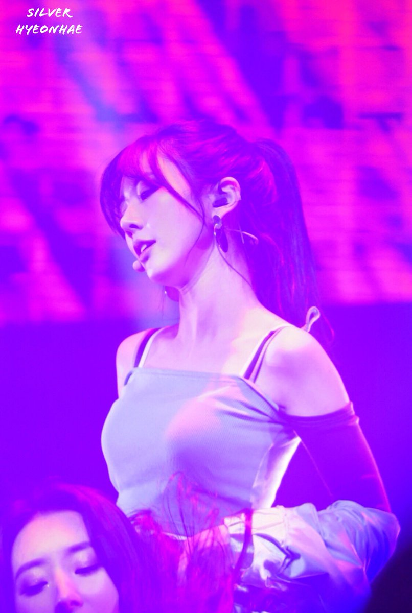Silver Hyeonhae On Twitter 190407 드림캐쳐 서울콘서트 프리뷰 Omg 😱😱🙈🙈sexy 🐶 드림캐쳐