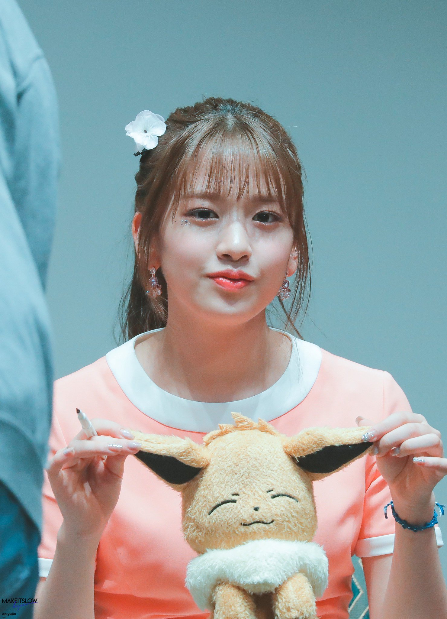 MAKE IT SLOW on Twitter: "190407 Cuteeee 😭😭😭😭 #안유진 #Anyujin #アンユジン #아이즈원 #IZONE #アイズワン https://t ...