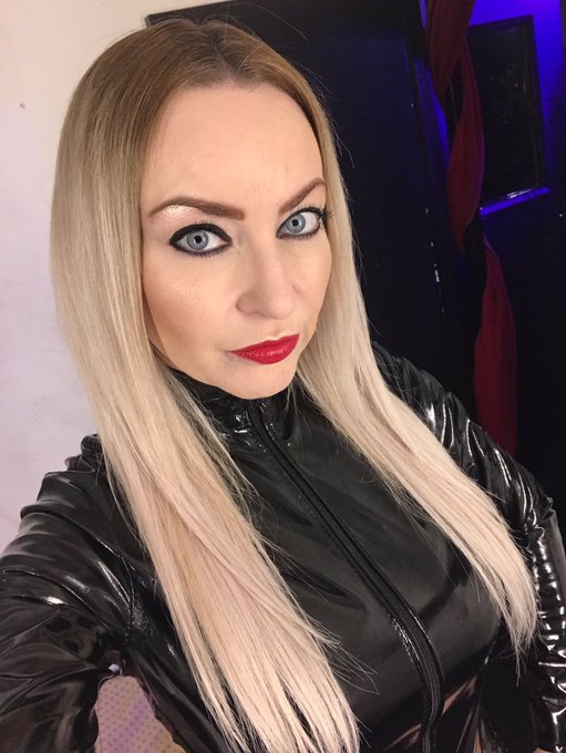 Tw Pornstars Miss Jessica Wood The Most Retweeted Pictures And Videos For All Time Page 5