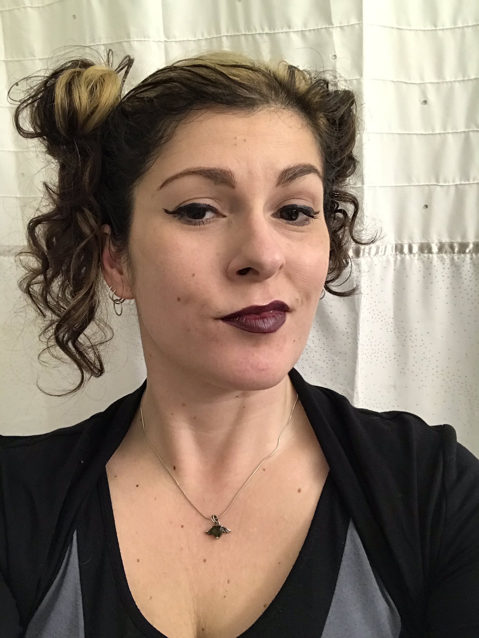 TW Pornstars - Violet Hayes. Twitter. Sorry I’ve been MIA. Life threw more than I could handle ...