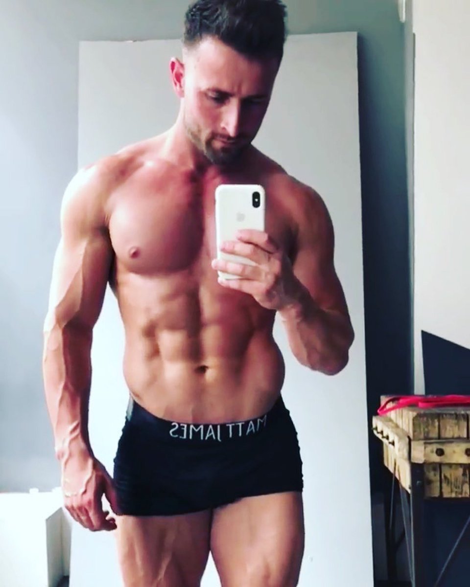 Guy Selfies In Boxers