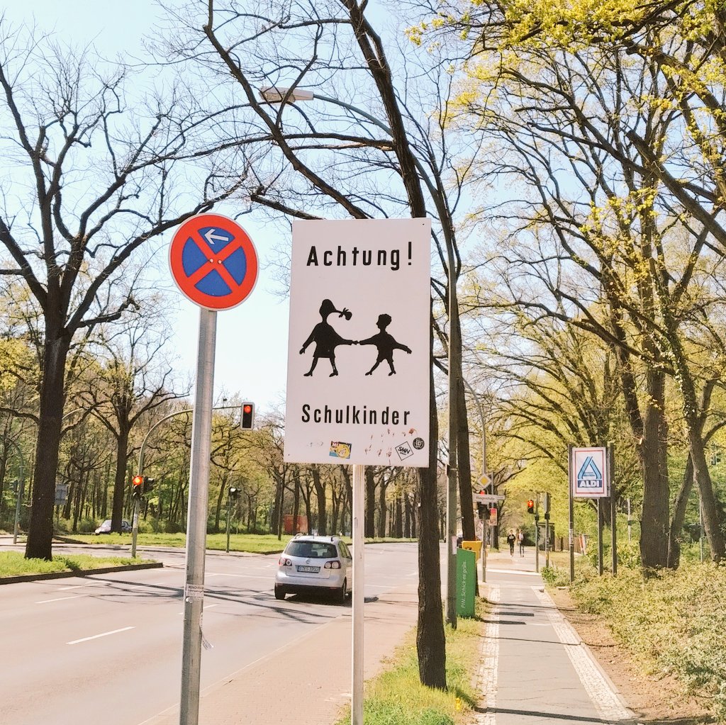 ベルリンうわの空】きょう更新されました。 https://t.co/z7FZ2mSDAd アプリで読める・全話無料配信」Tetsu Kayamaの漫画