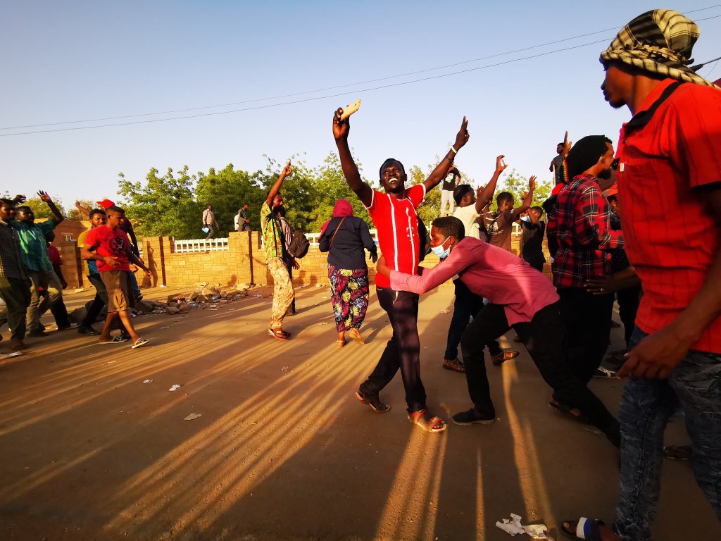 The below thread is a post written by Opheera McDoom @Opheera she is ...