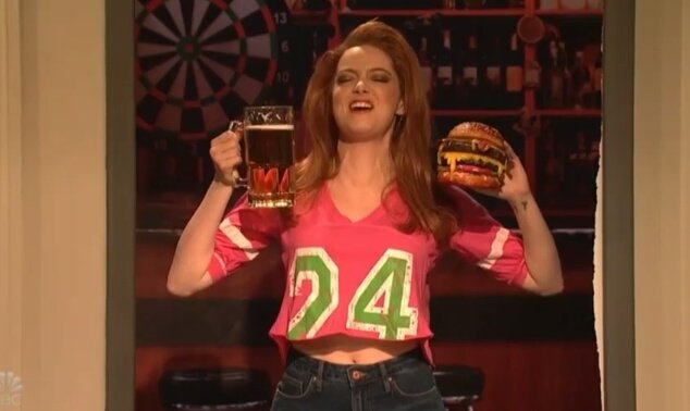 Emma Stone Belly Button