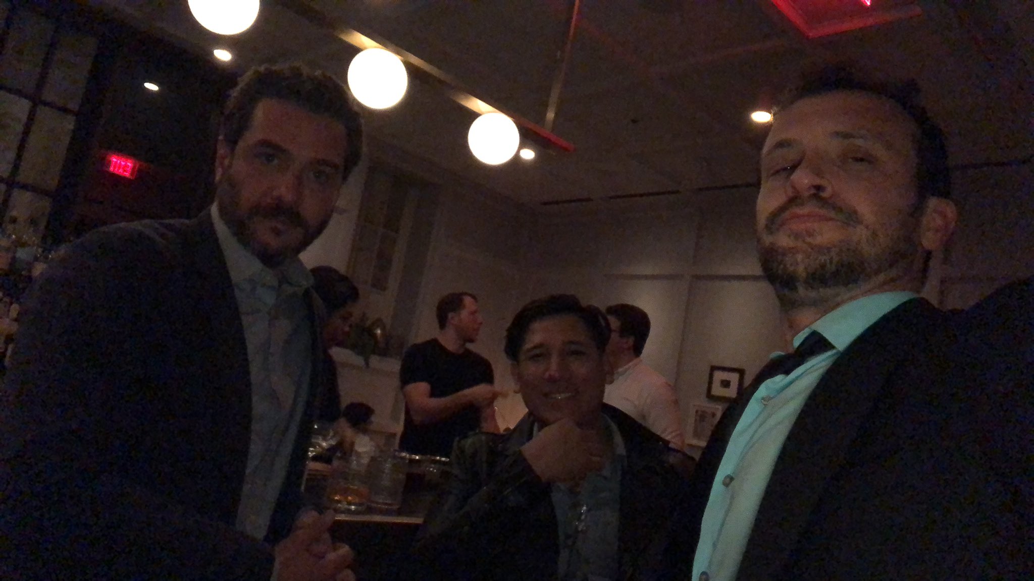 Alejandro Bercovich on Twitter: "Recuperados de una buena ronda de bares anoche con @rmathus y ...