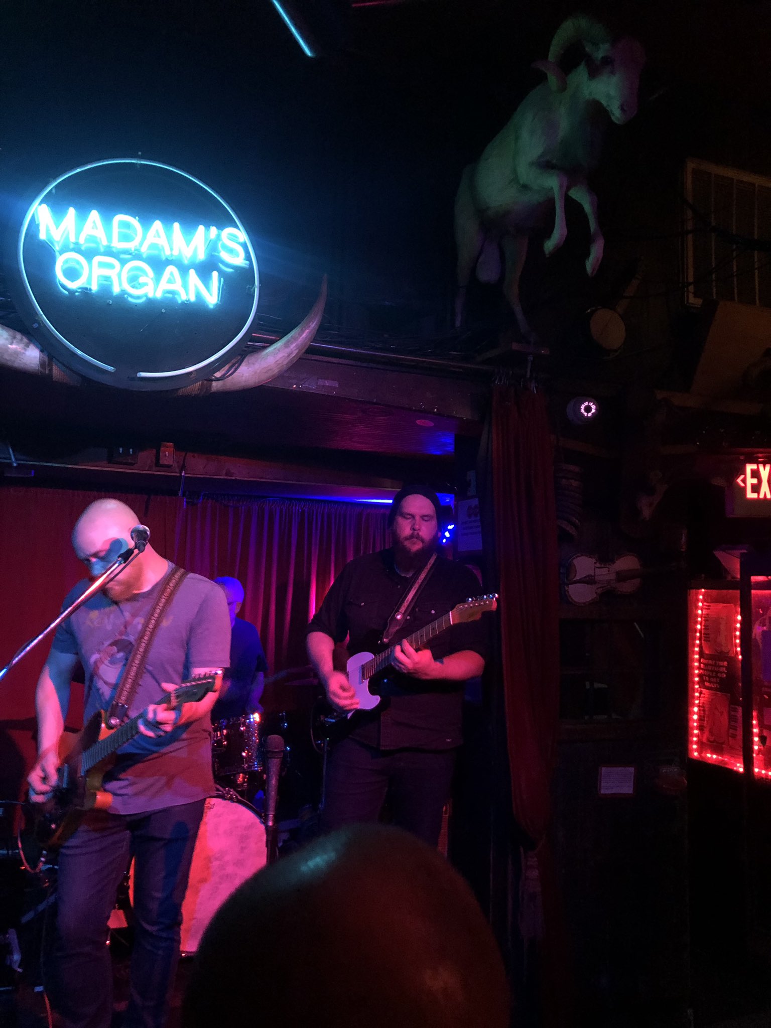 Alejandro Bercovich on Twitter: "Recuperados de una buena ronda de bares anoche con @rmathus y ...