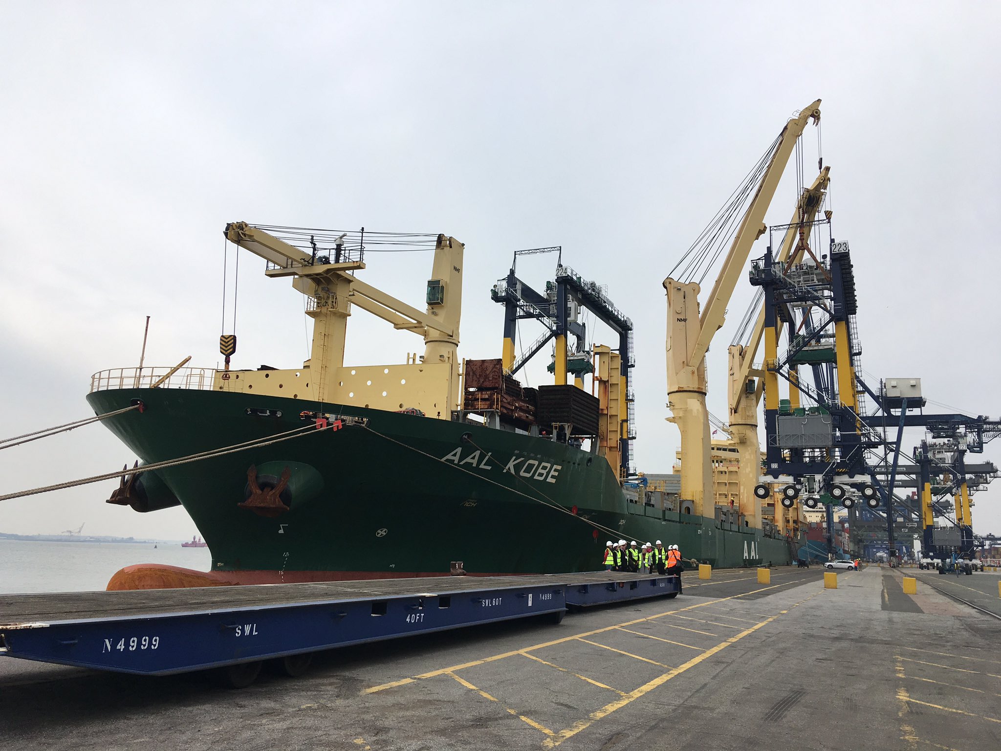 REMOTE CONTROLLED RTGS AT THE PORT OF FELIXSTOWE