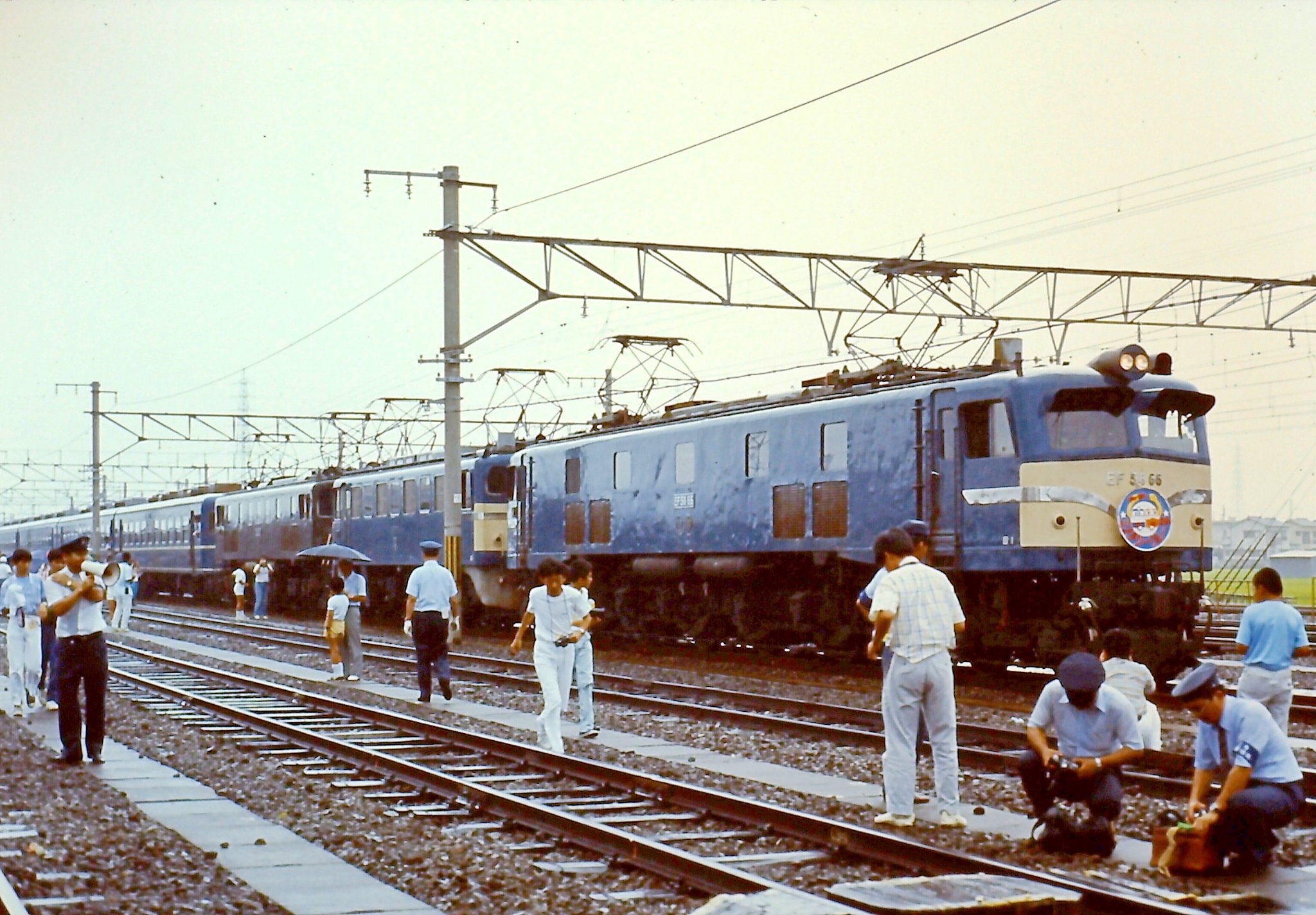 sho-san on Twitter: "@tatsuromania 8月7日が三重連、8月20日がED60 4とEF15 58の重連で阪和貨物線を走ってます " / Twitter