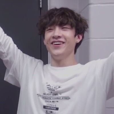 ʚ rori ɞ on Twitter: "You don’t have to be bang chan biased to spread love to him 🥰💕💝💖💗💜💞…