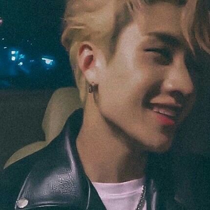 ʚ rori ɞ on Twitter: "You don’t have to be bang chan biased to spread love to him 🥰💕💝💖💗💜💞…