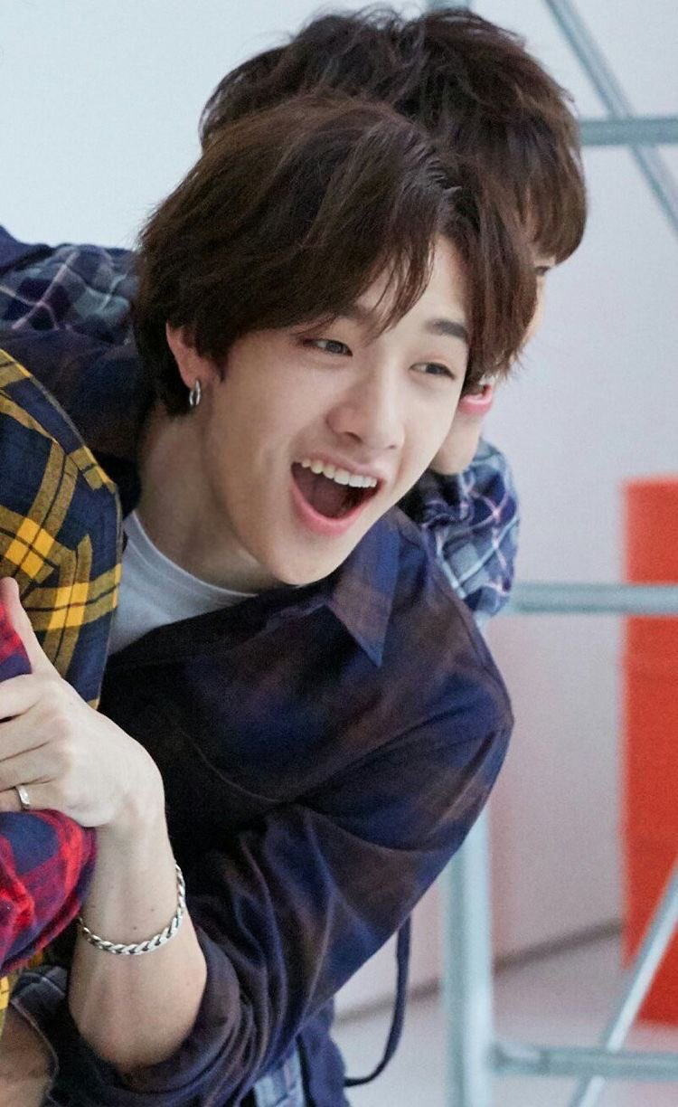 ʚ rori ɞ on Twitter: "You don’t have to be bang chan biased to spread love to him 🥰💕💝💖💗💜💞…