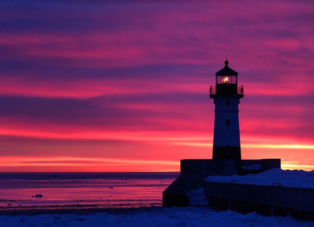 Duluth North Pier Light Duluth Harbor North Pier Light (zoomed And