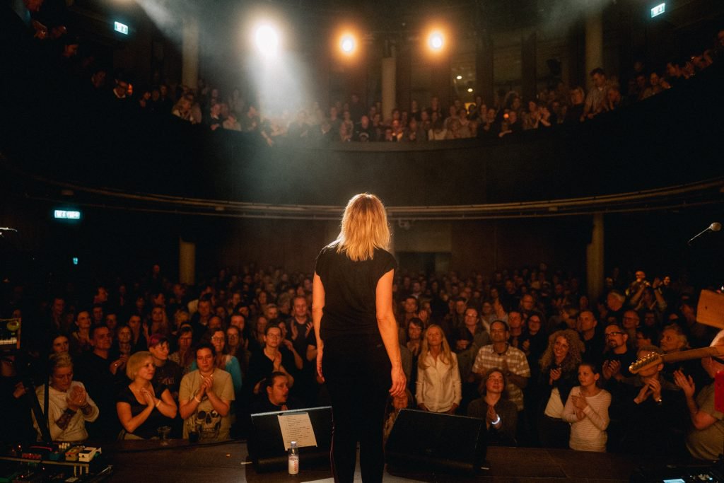 Anna Loos - Starporträt, News, Bilder | GALA.de