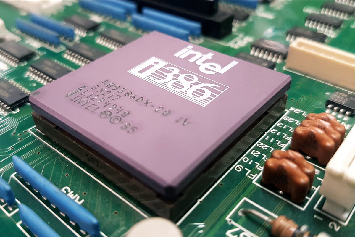 Electron Greg on Twitter: "WOW! Fully populated with RAM and a juicy Maths Co-Pro!…