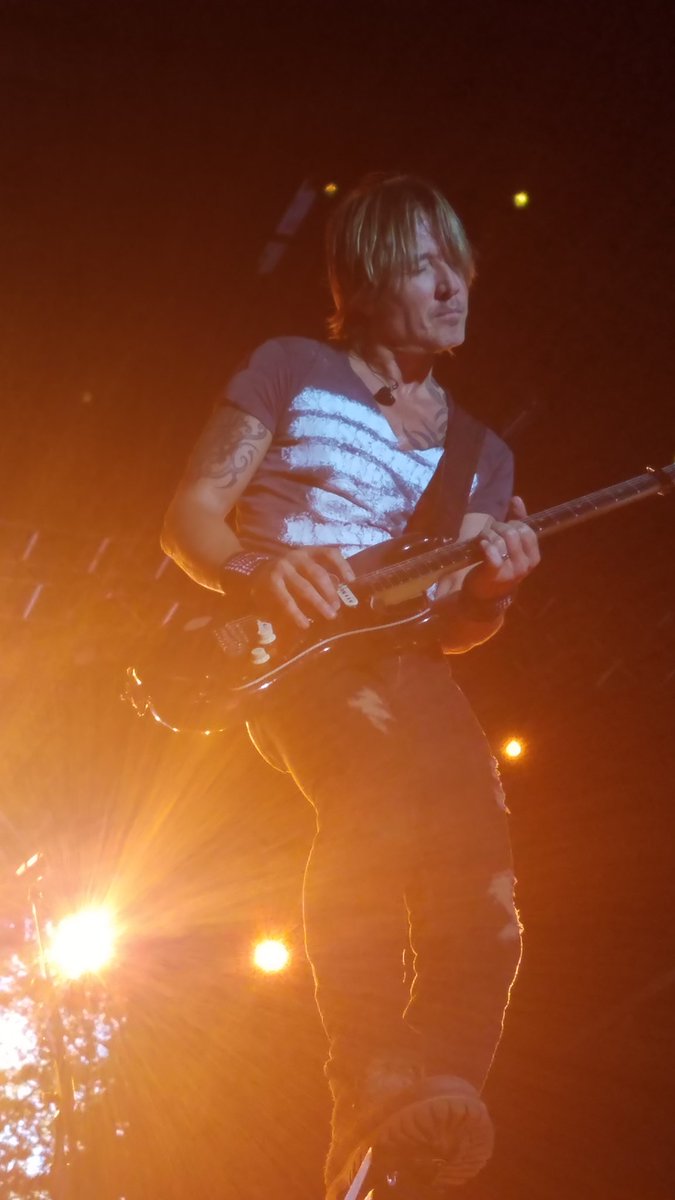 Keith Urban News Update…Keith Won’t Leave Fans In The Rain At Sunfest ...