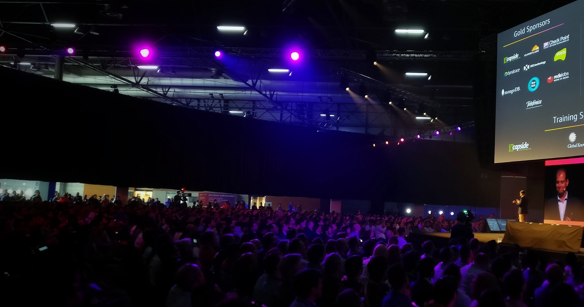 CAPSiDE | NTT on Twitter: "🚀 Miguel Álava, director de @awscloud_es, abre el #AWSSummit de hoy ...