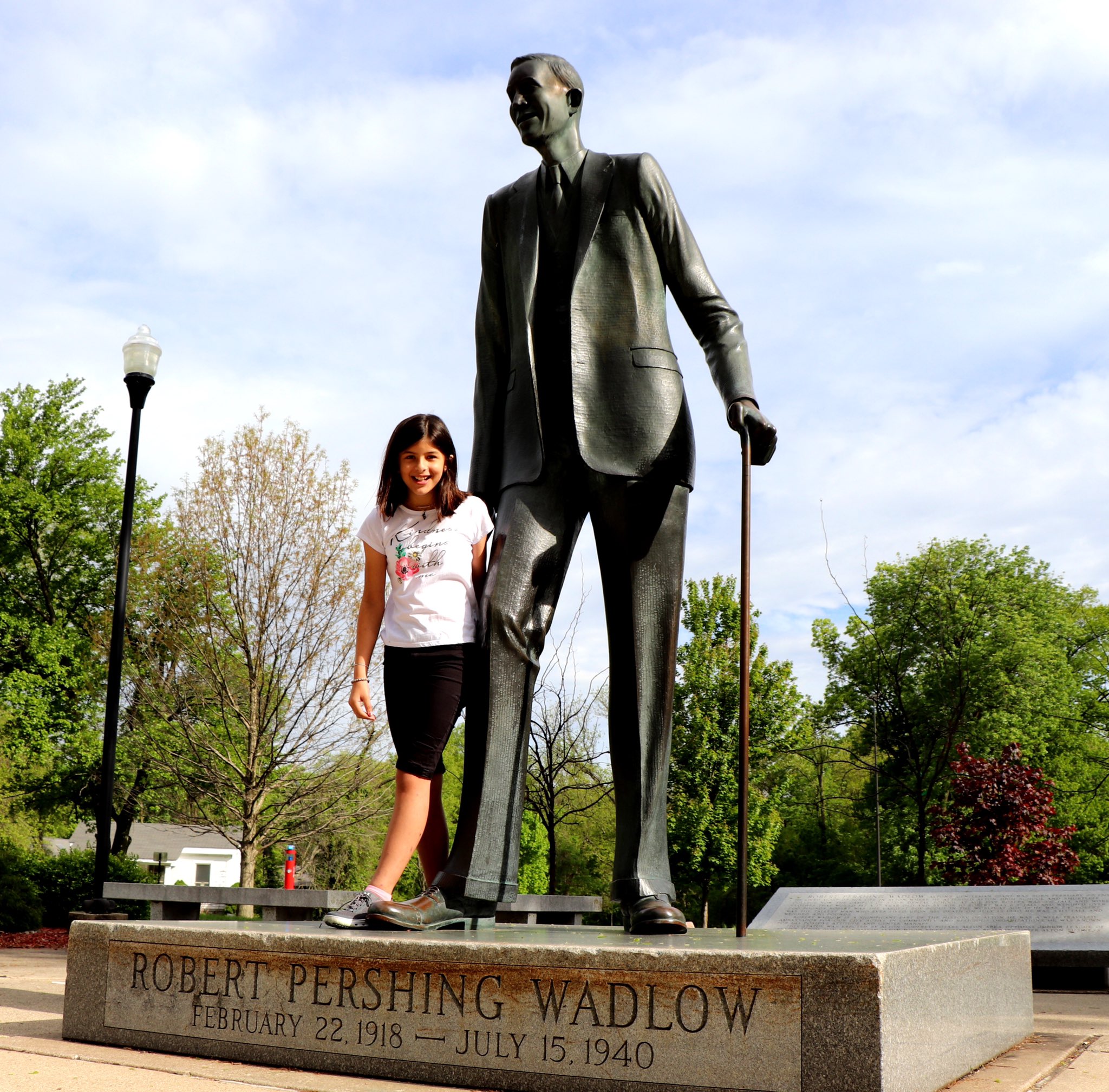 Robert Pershing Wadlow Statue