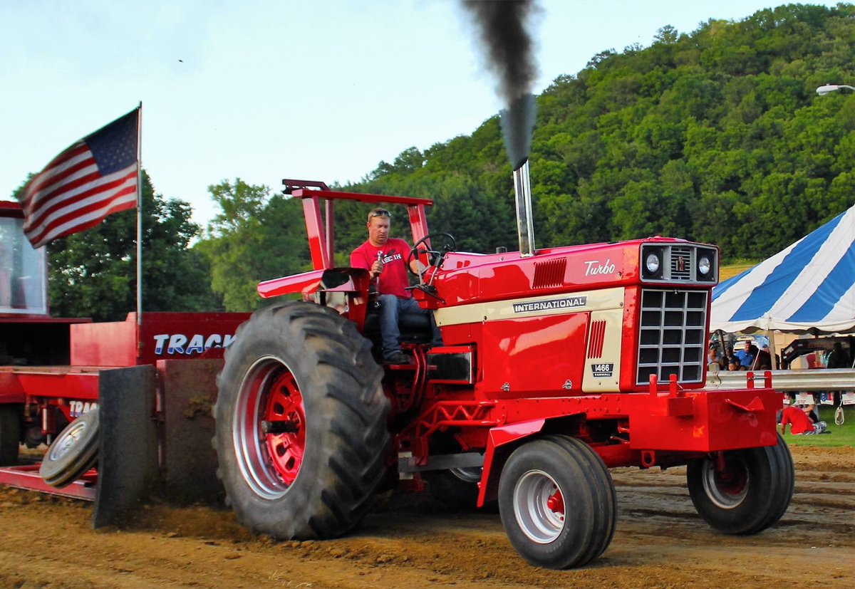International 1466 Pulling Tractor