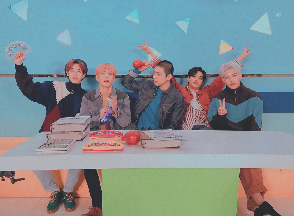 𝑚𝑜𝑜𝑛 (@tinybear93) | Twitter