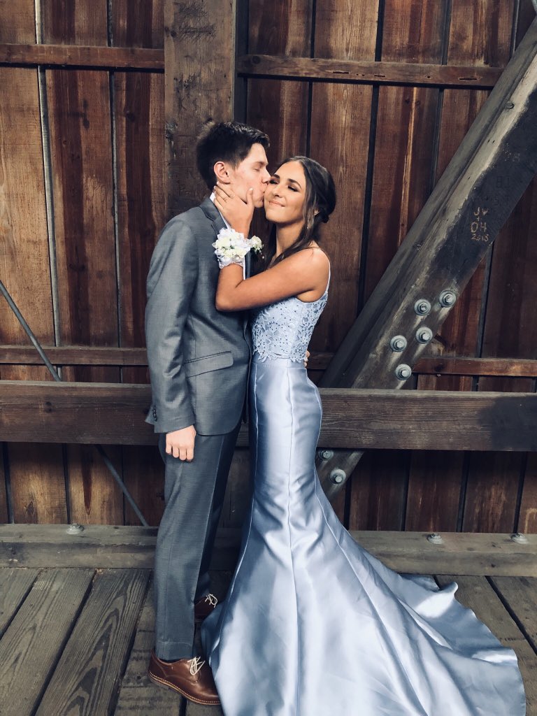 Gabriella Montez And Troy Bolton Kissing