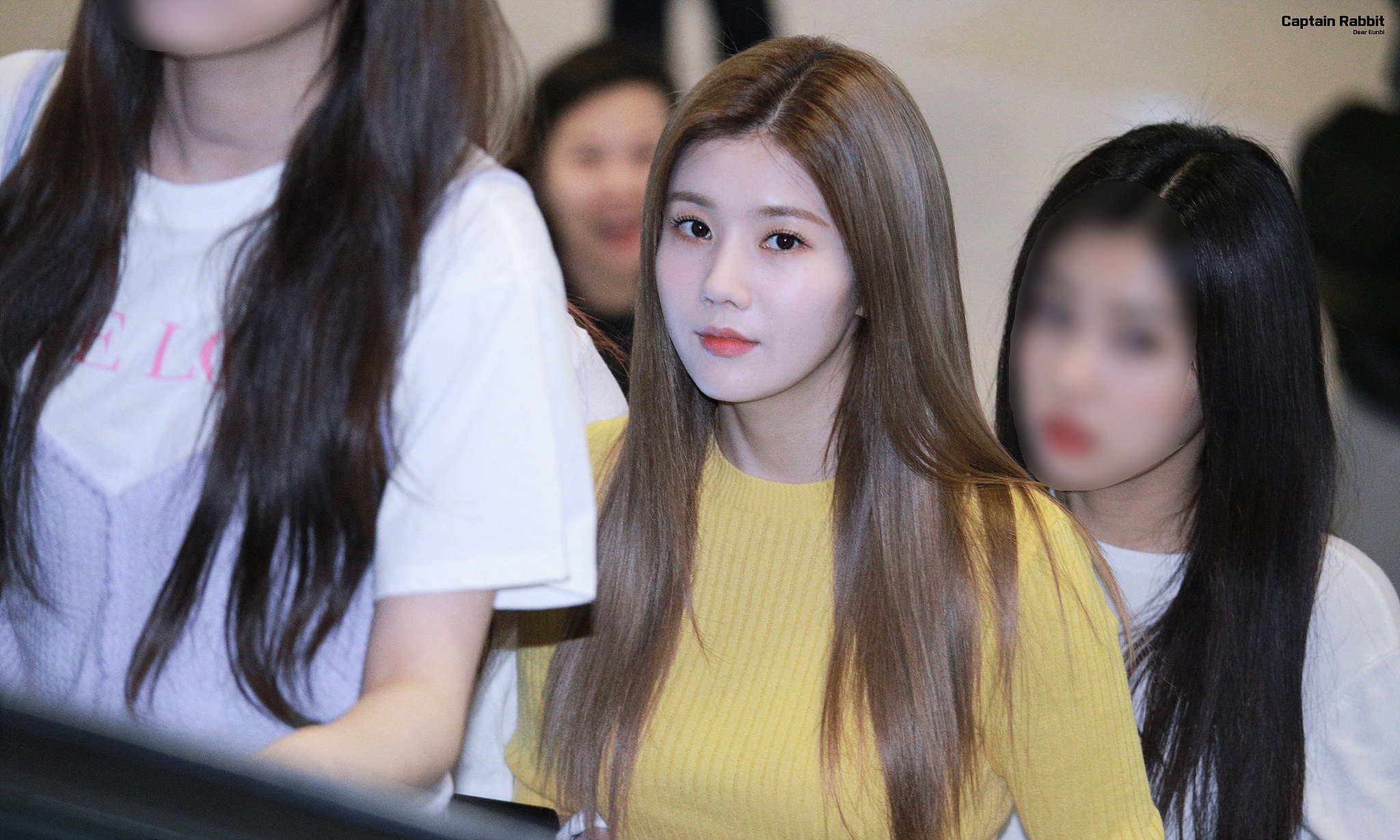 Captain Rabbit🐰 On Twitter 190429 Gmp 출국 권은비 Izone 아이즈원 アイズワン