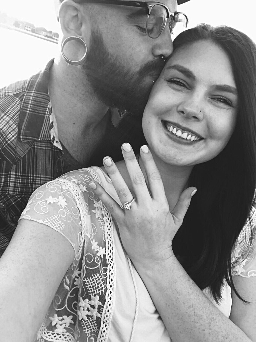 Taylor Noelle 🏻 (taylor_noelle_) - Tweets on iEmoji.com