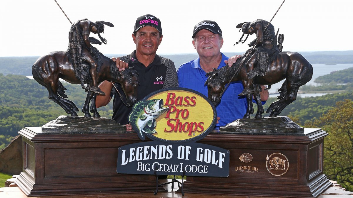 Tom Pernice Jr. and Scott Hoch completed a wire-to-wire victory Sunday ...