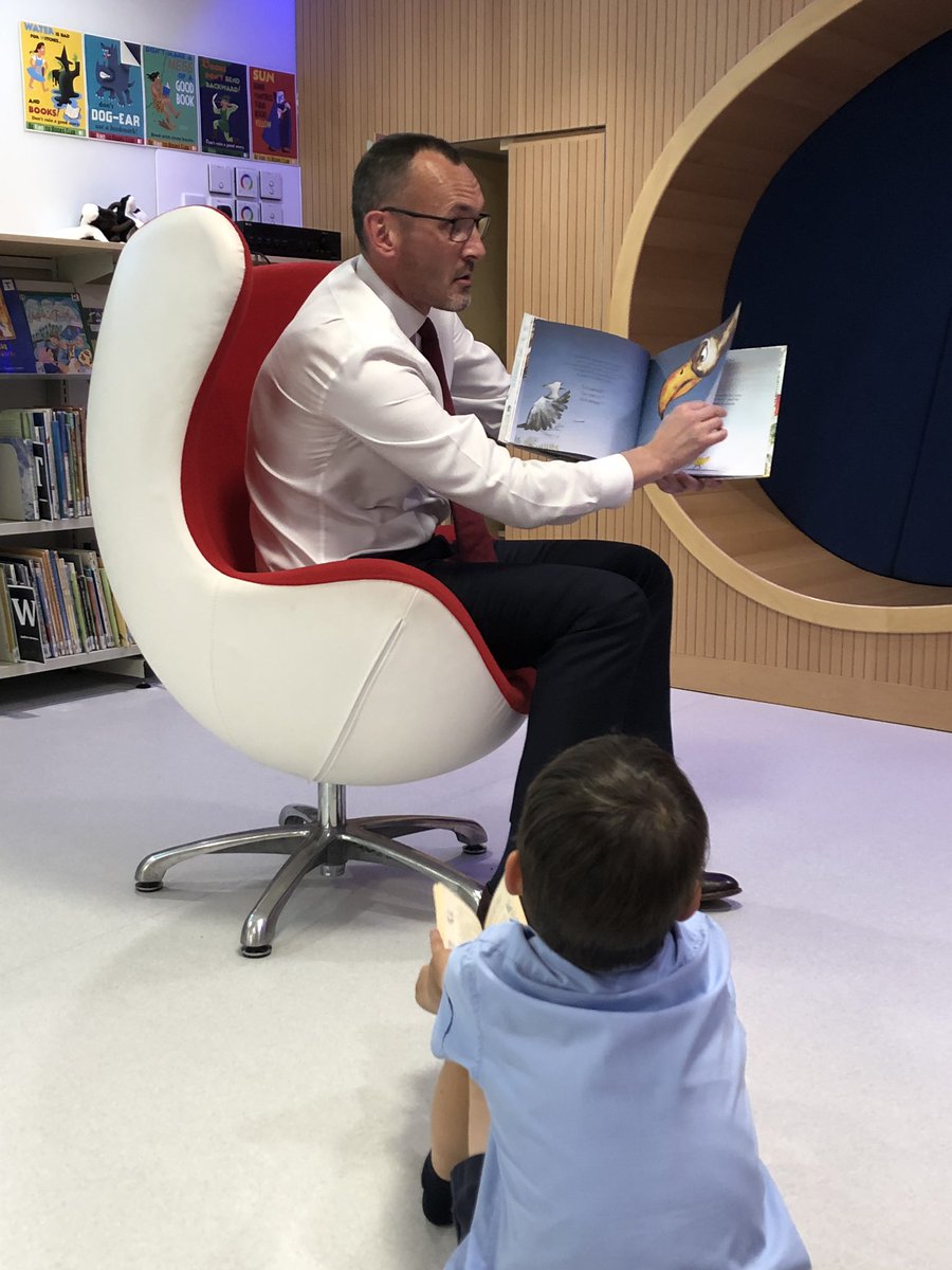 DBIS B4B (@dbis_buzz4books) | Twitter