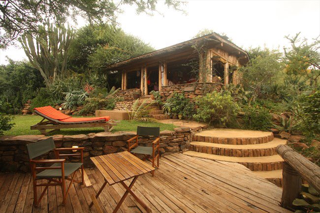 Thread by @seth_gor: "Lemme do a small thread of places you should ...