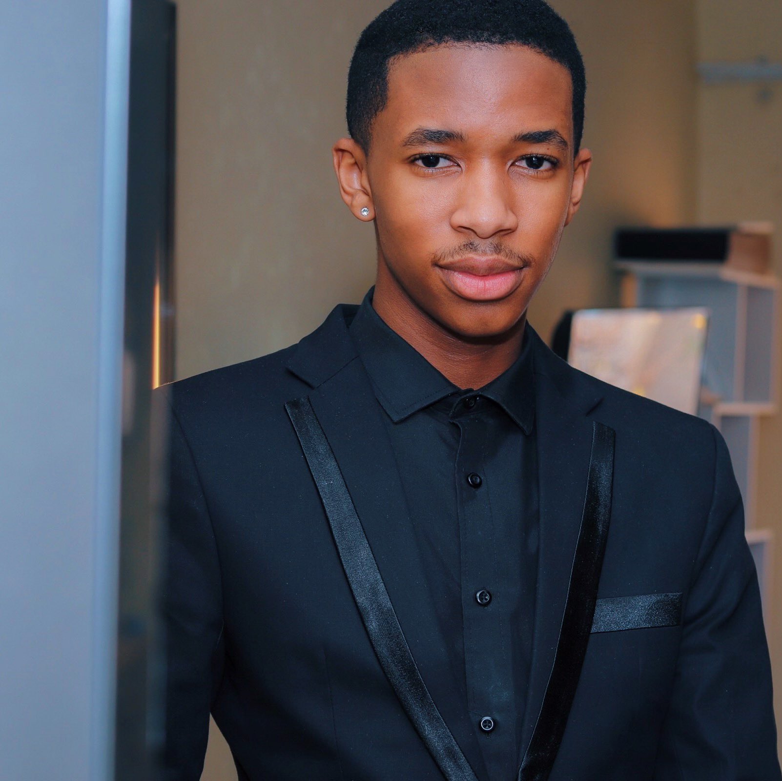 Lasizwe On Twitter Will You Be My Girlfriend lasizwe-on-twitter-will-you-be-my-girlfriend