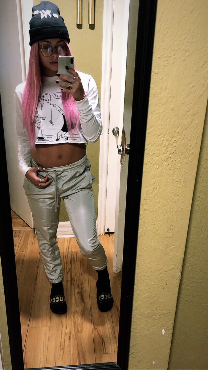 123 best Twitter @yaonlylivvonce images on Pholder