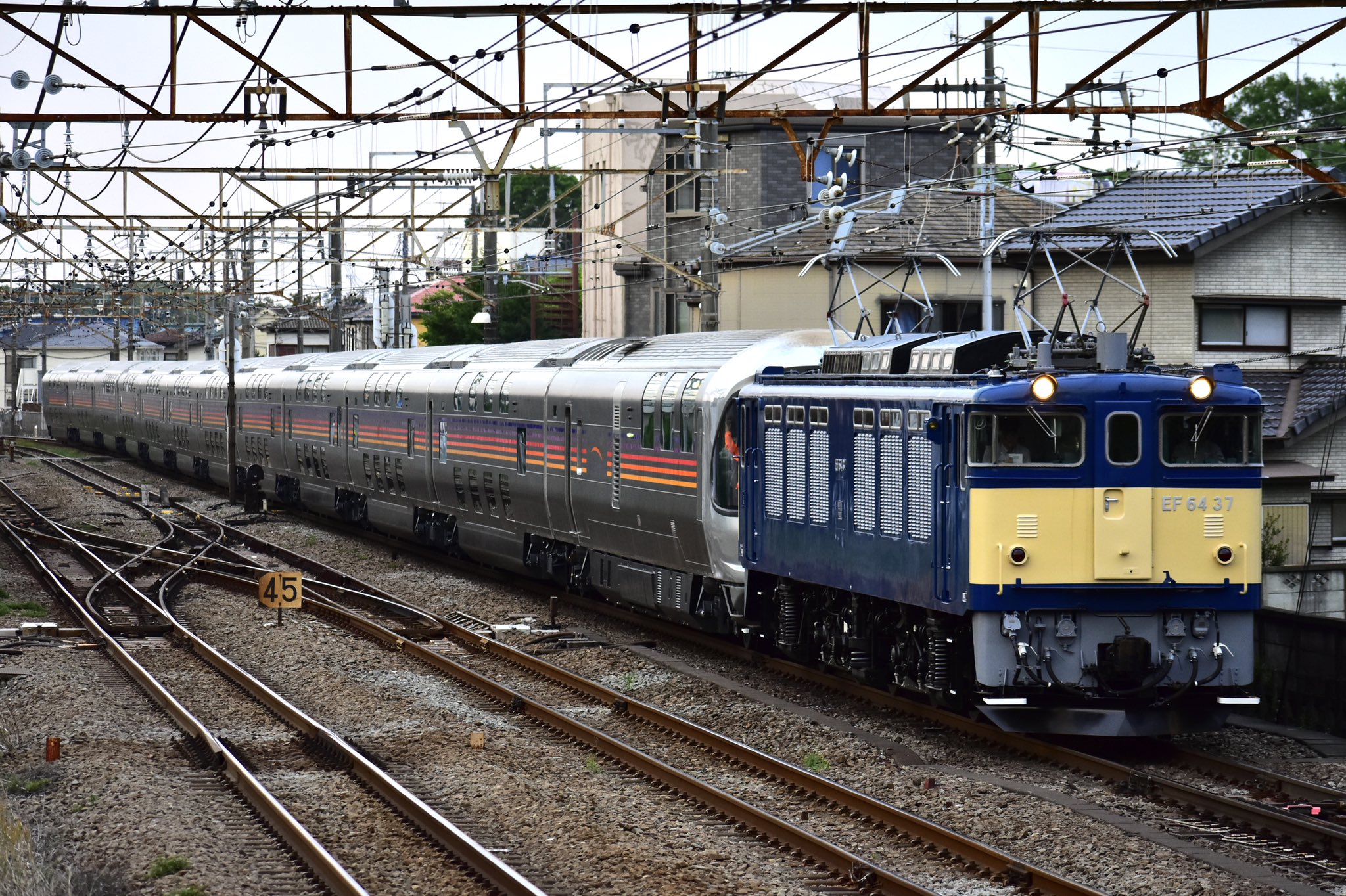 シャララ on Twitter: "カシオペア信州 9011レ EF64-37+E26系 @日野〜豊田 令和最初のカシオペアはザンナナ牽引というサプライズでした。 2019.5.3 https ...