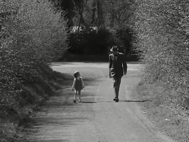 OnThisDay 1971: Fyfe Robertson was forced to stretch his not ...