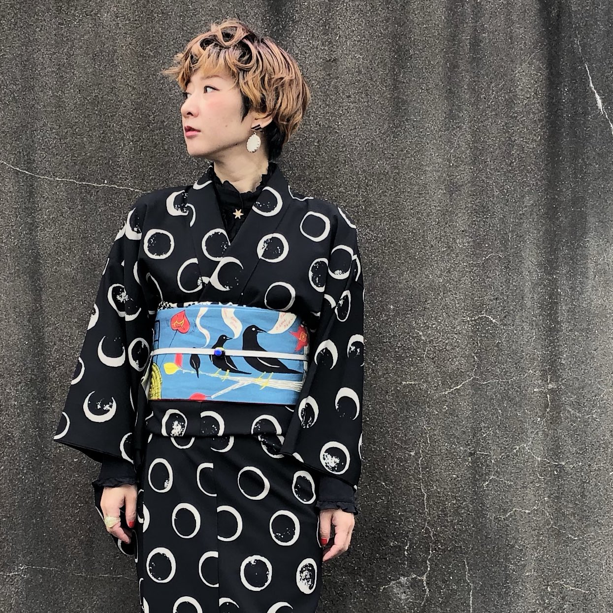 山本あさこ on Twitter: "本日午後2時からKBSの彦根stより、 さらピン！生放送！ 今日は妖怪話もあるので「怪しい夜」でコーデ。 テーマは「衣替え」 メッセージは ️sara ...