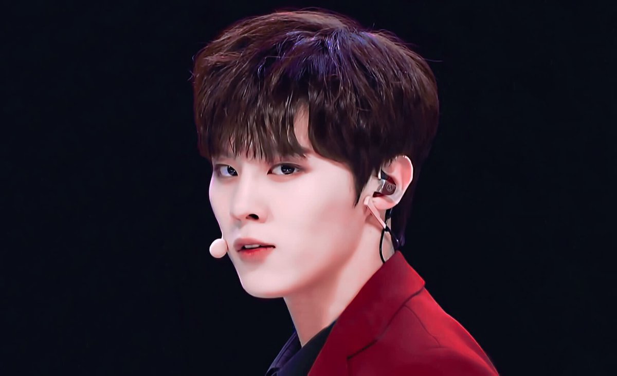 mystic daze on Twitter: "190518 It’s the love shot🔫 #김우석 #우신 #프로듀스_X_101 #프로듀스X101 #프로듀스_X101 # ...