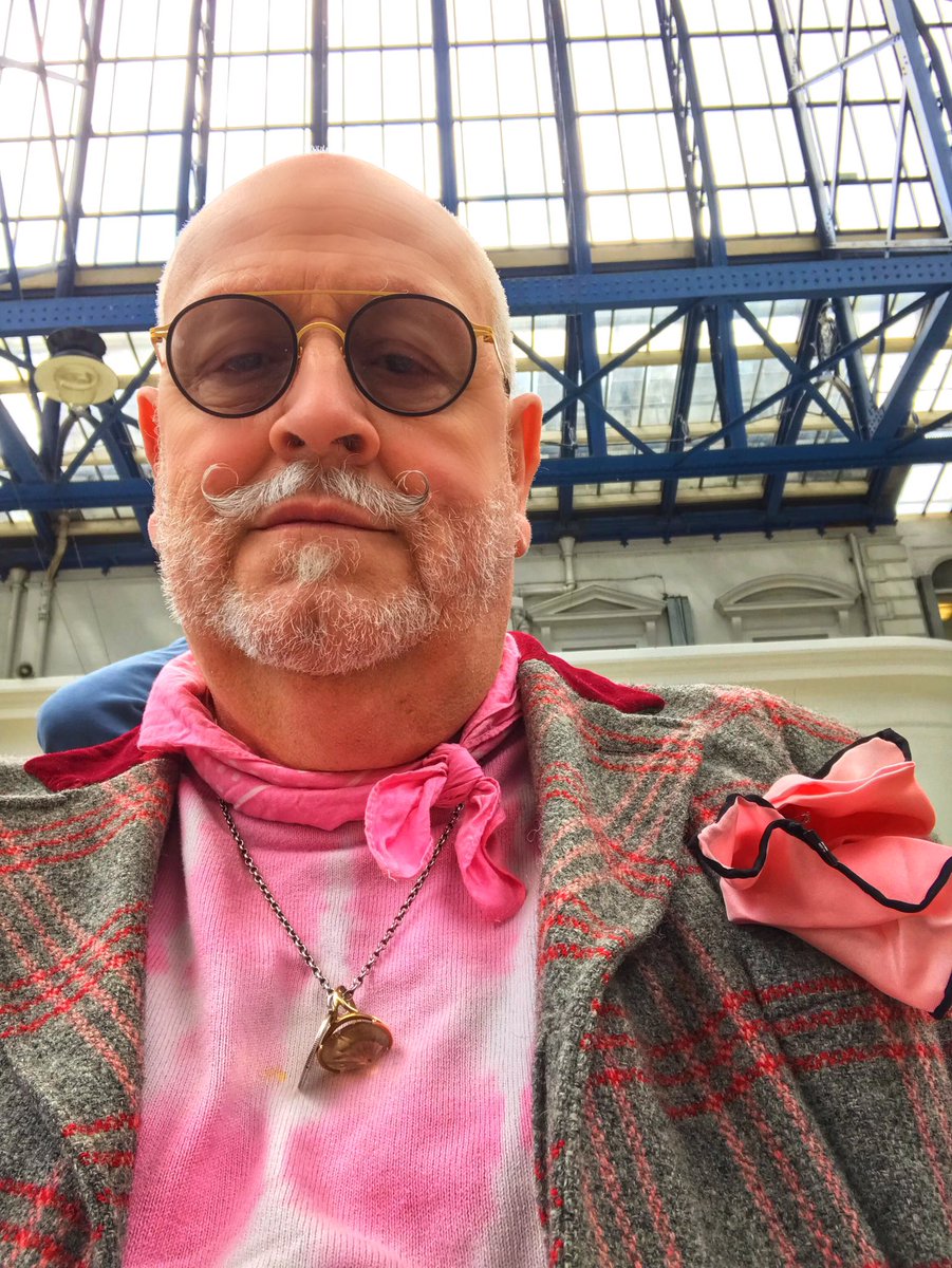 Andrew Kay's Instagram, Twitter & Facebook on IDCrawl