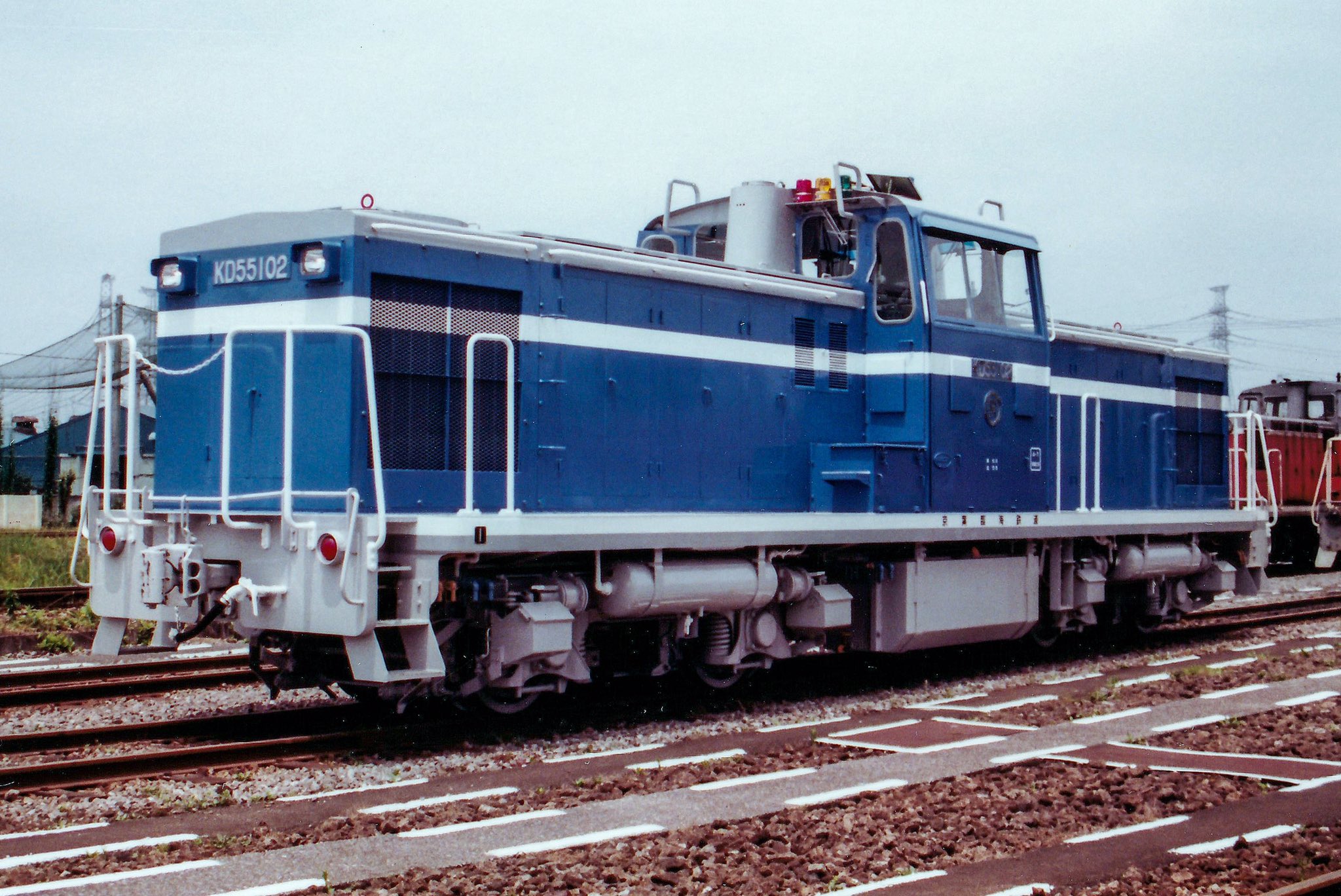 Manabu～ on Twitter: "1992年夏 京葉臨海鉄道 村田(千葉貨物)駅 当時の新潟鉄工(現新潟トランシス)で落成し、新車として納車されたばかりのKD55-102。 斬新な姿と ...