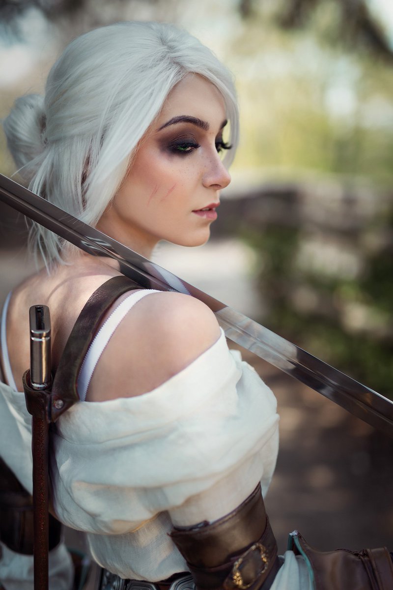 Twoucan - Anni The Duck (@AnniTheDuck)