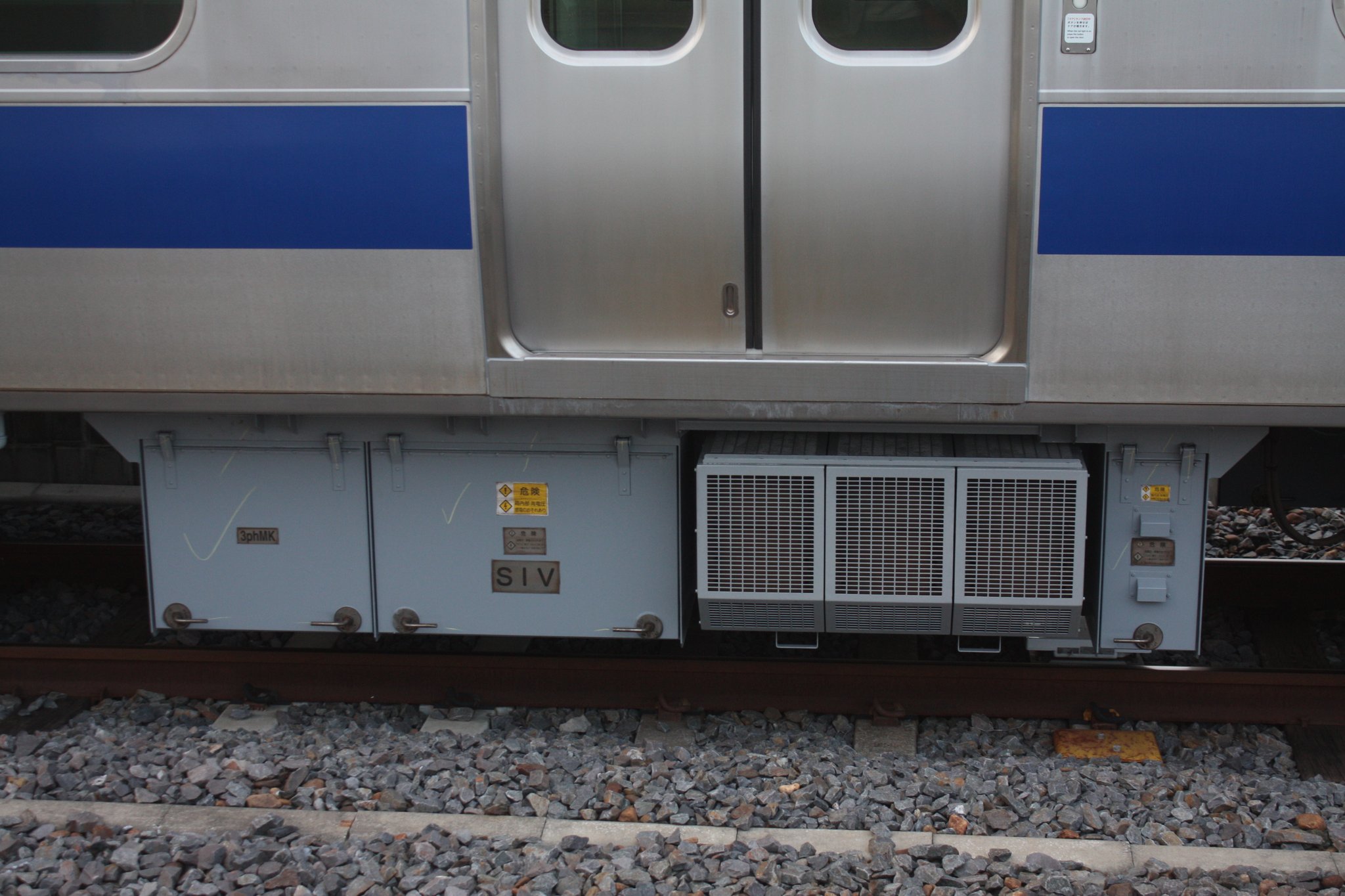 フレッシュマリオ on Twitter: "水戸線→常磐線 回8725M E531系K455編成 KY出場 装置保全・車体保全？ 友部駅にて その9 2019/5/13 グレーに塗られた床下 ...