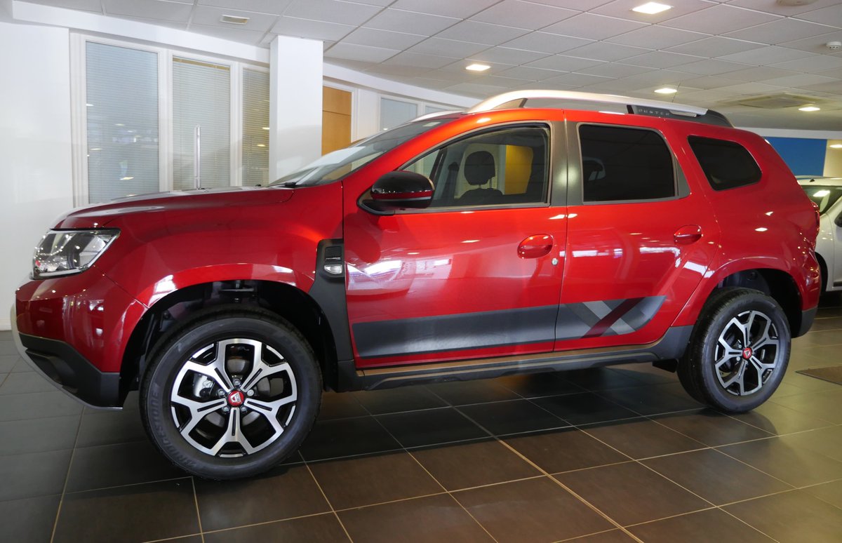 Renault Duster Red