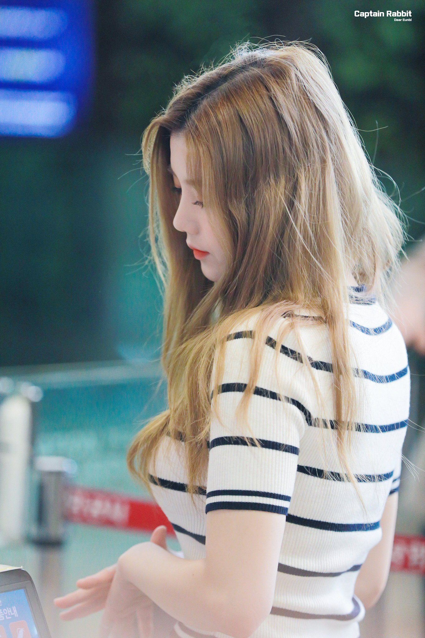 Captain Rabbit🐰 On Twitter 190506 Gmp 출국 권은비 Izone 아이즈원 アイズワン