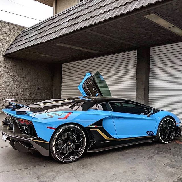 Blue Lambo Aventador Doors Up