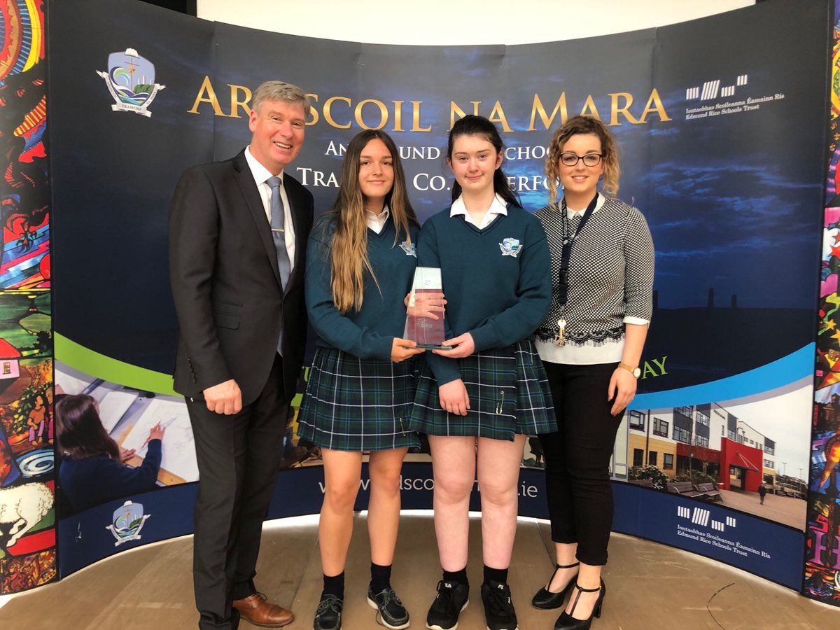 Ar Ais Ar Scoil Ardscoil Turas Na Scríbhneoireachta Ardranganna