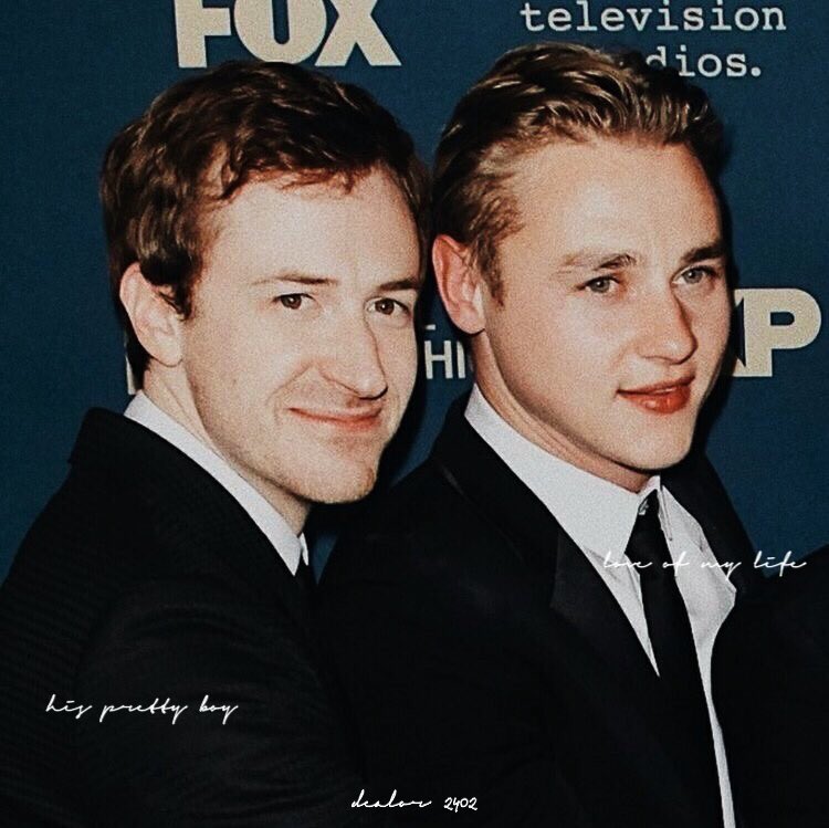 Roger Deacon's Instagram, Twitter & Facebook on IDCrawl