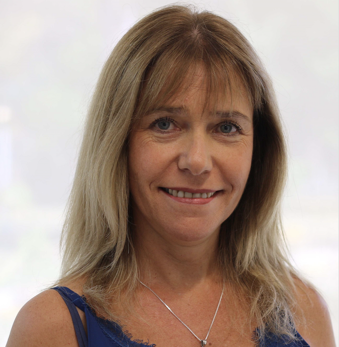 Julie Prior's Instagram, Twitter & Facebook on IDCrawl