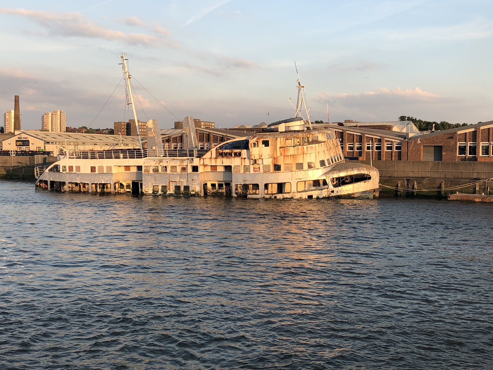 Rescue The MV Royal Iris from the Thames (@RescueRoyalIris) / Twitter