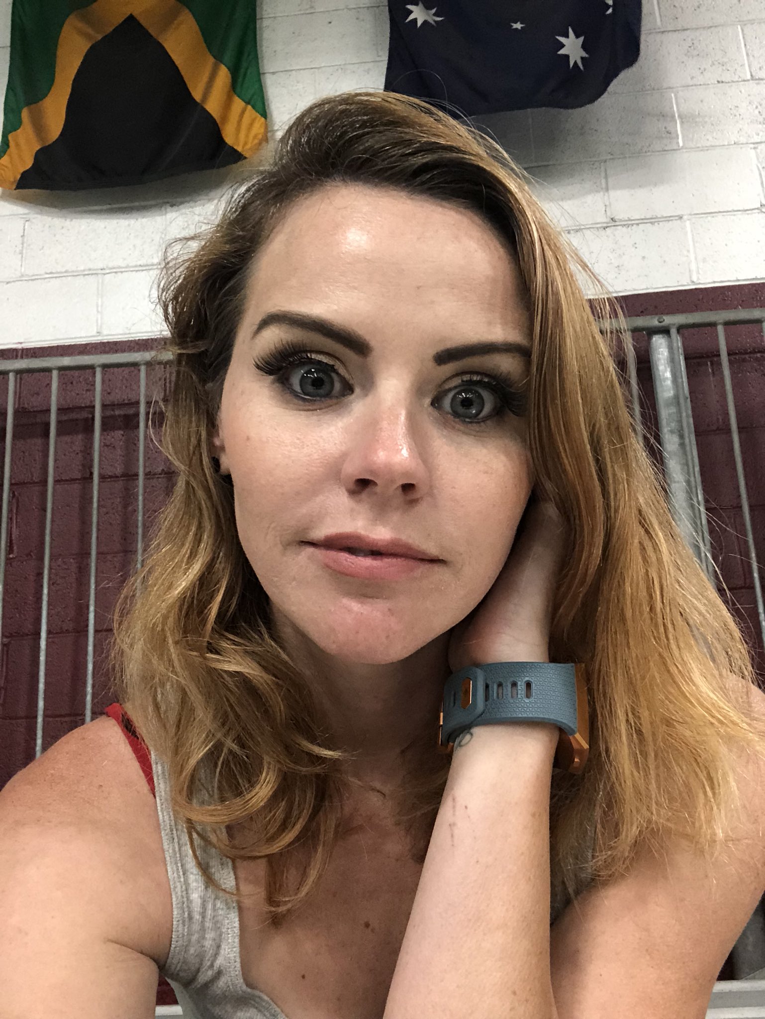 Kody Evans on Twitter: "Happy Monday everyone! Decided to try a nude lip color today🤓 but enough ...