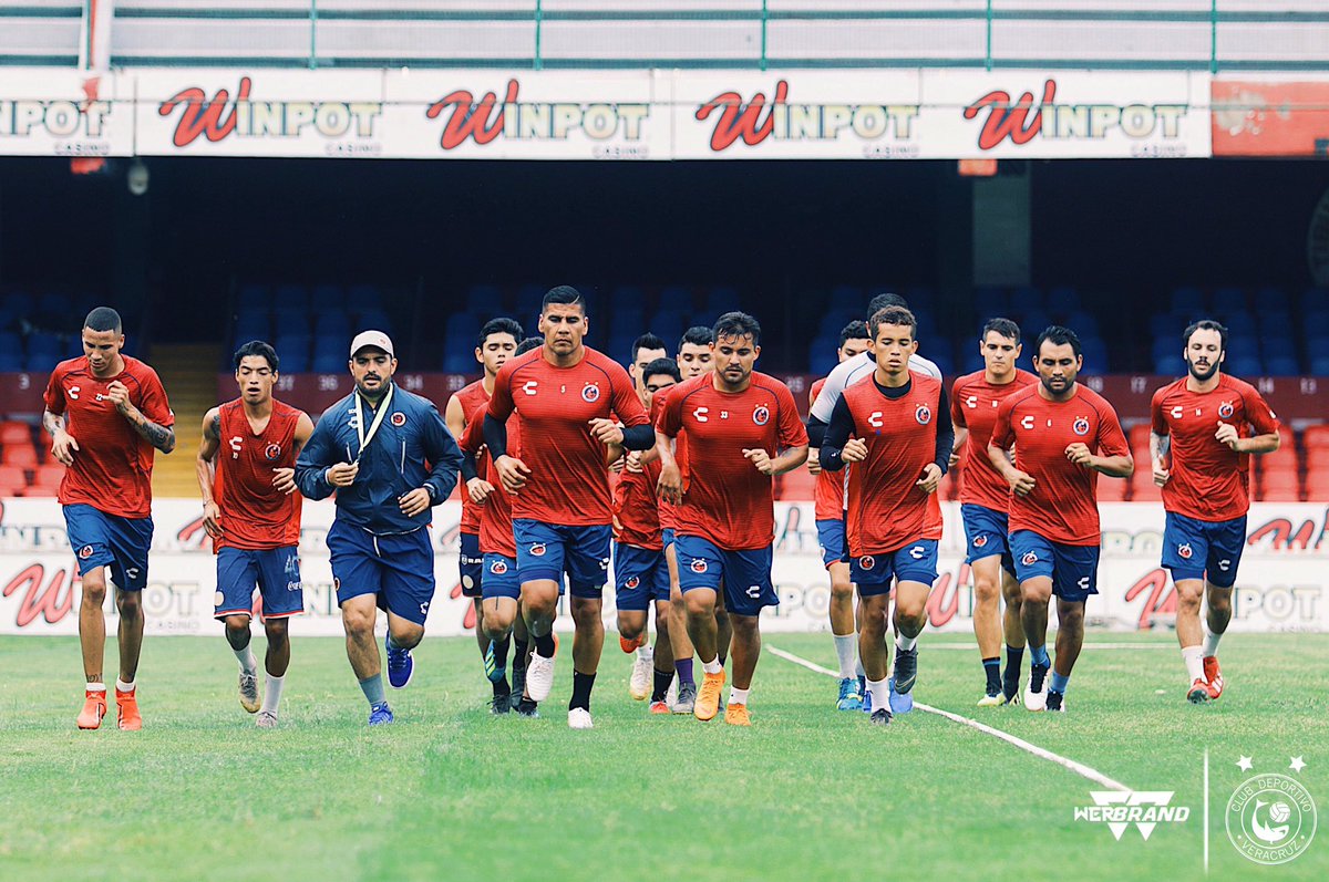 LO QUE TIENE QUE LIMPIAR EL OJITOS MEZA