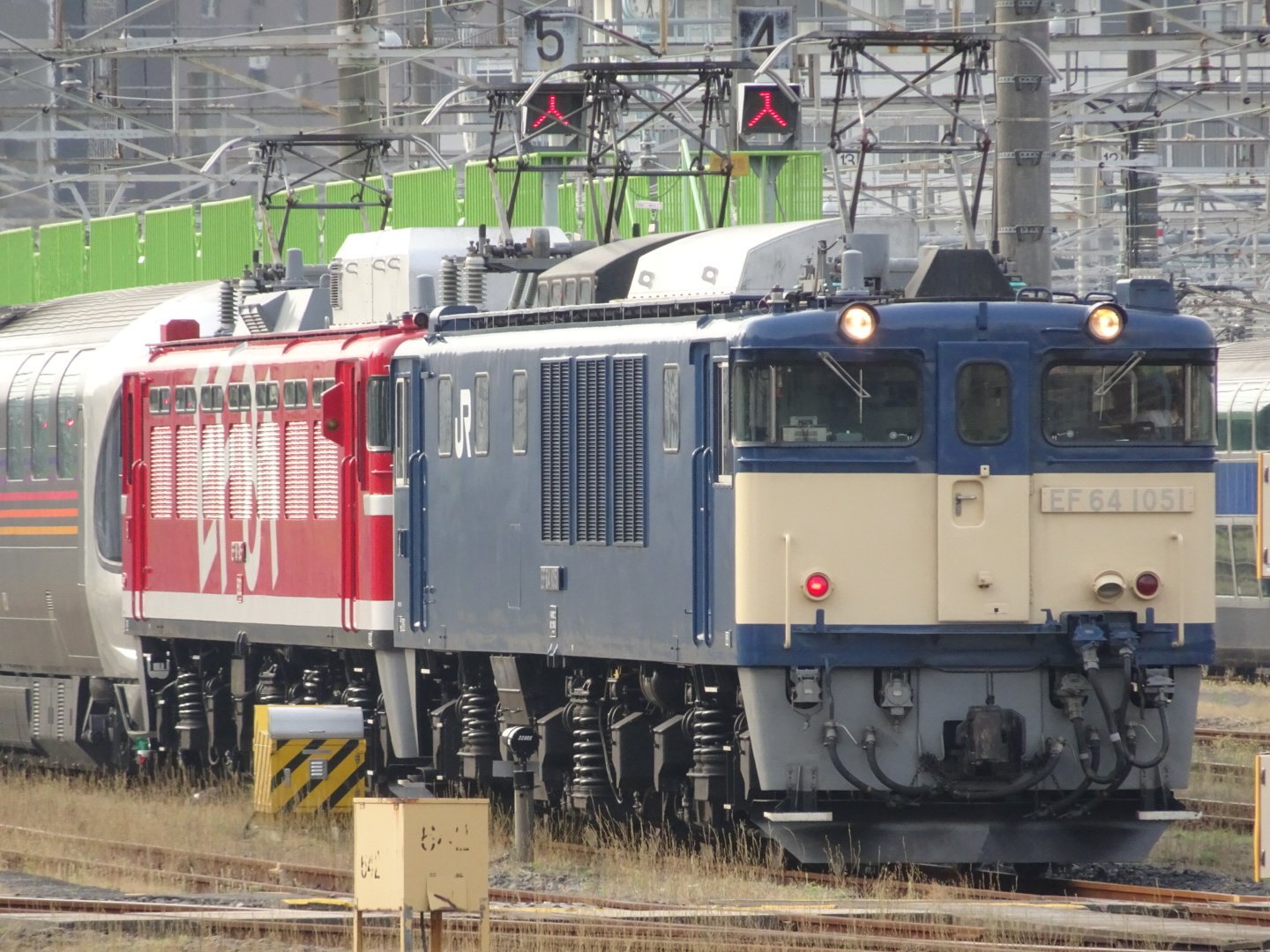 いろはす on Twitter: "今日のカシオペア EF64-1051+EF81-95 https://t.co/19PsoiHSRI" / Twitter