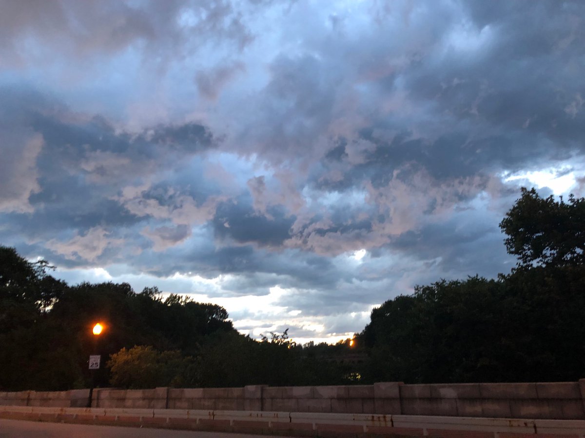 Beautiful Washington sky tonight walking between Dupont Circle and ...